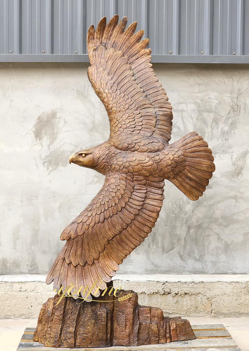 Flying bronze hawk statue - YouFine