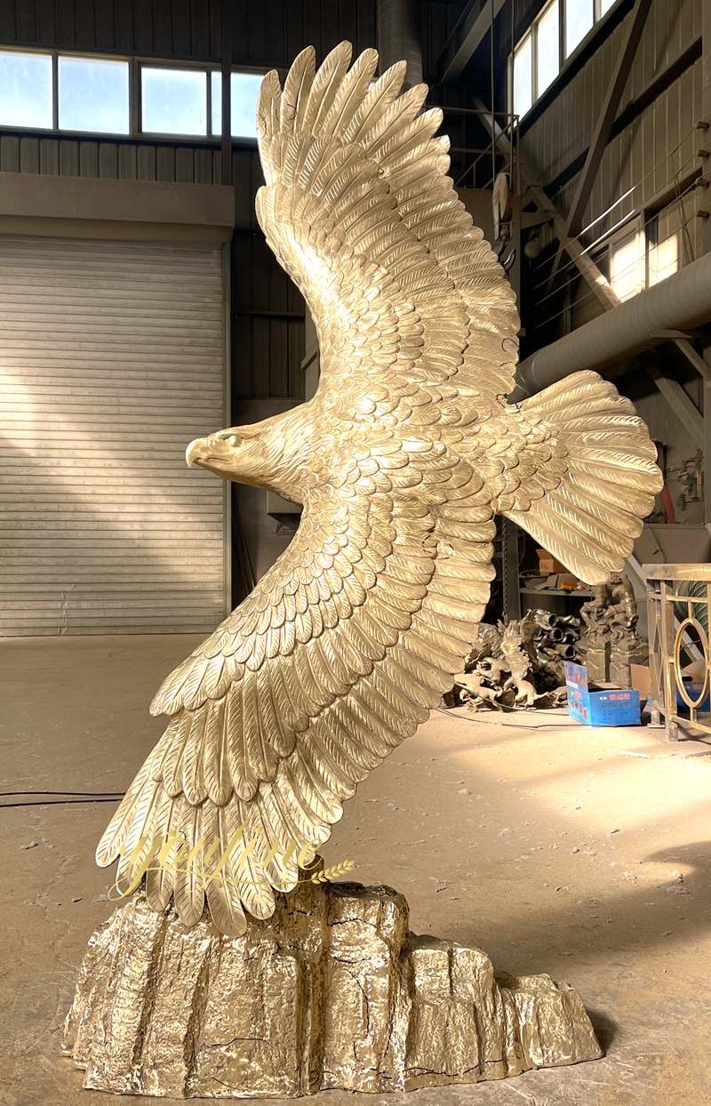 Flying bronze hawk statue - YouFine