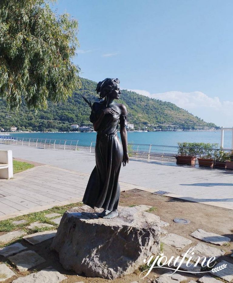 Bronze Female Statue of Spigolatrice Di Sapri - YouFine
