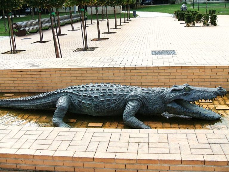 Bronze Alligator Water Fountain - YouFine