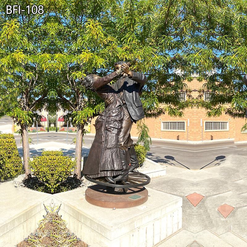 Dancing Couple Statue - YouFine